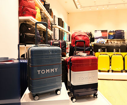 Tommy travel gear store